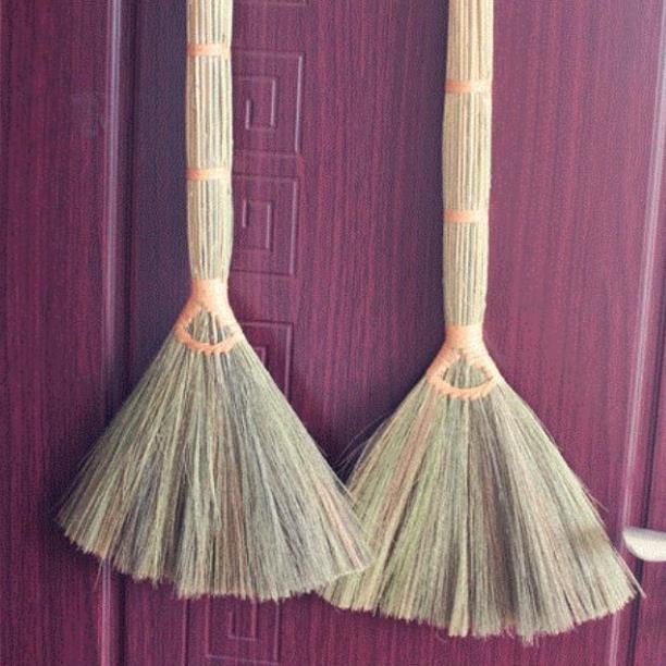 Straw household soft hair scraping broom